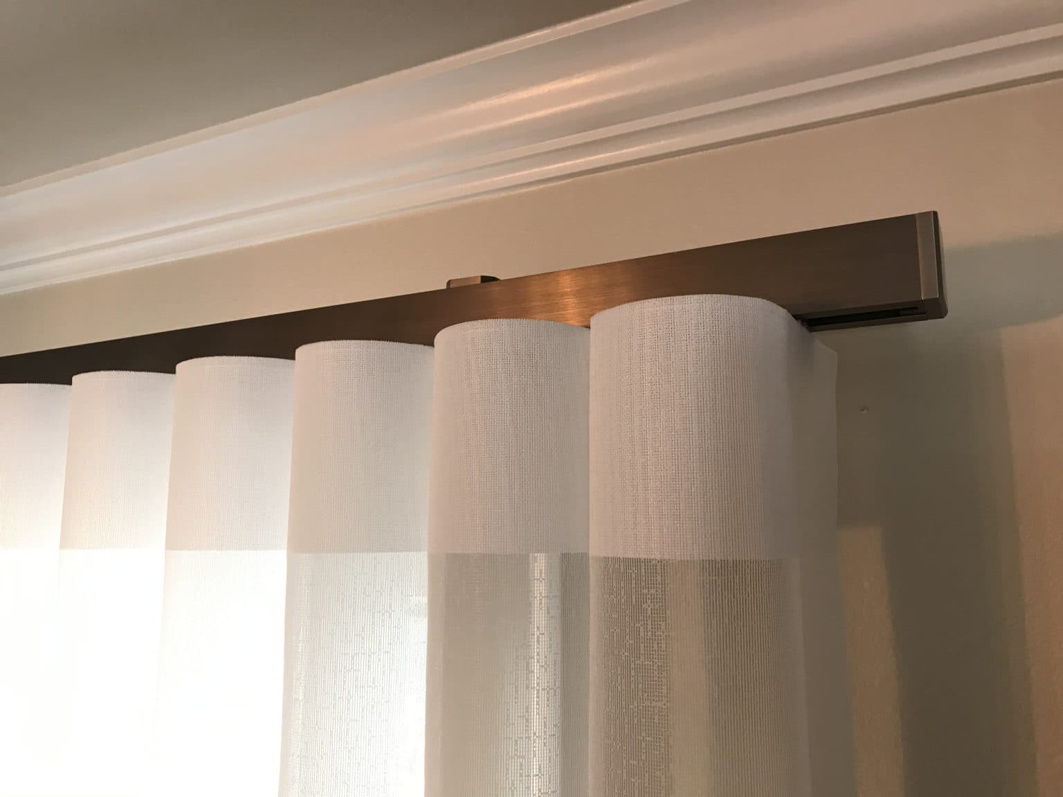 Smartdrape With Contrasting Colored Headrail - Kempler Design